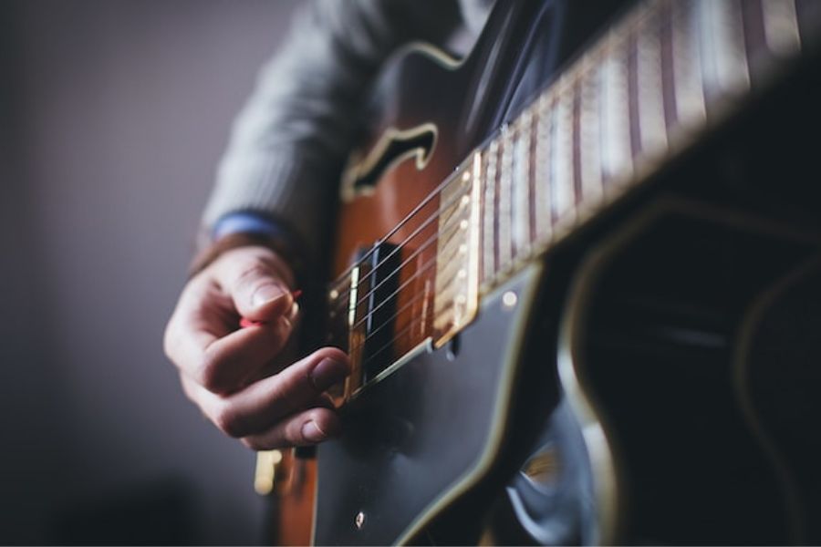 Breakthrough Guitar: Is It Worth the Investment? - Musiicz